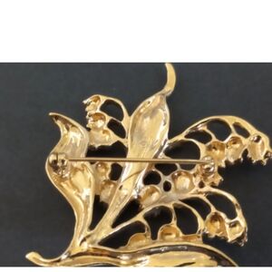 Avon | Jewelry | Vintage Avon Lily Of The Valley Birth Flower Brooch ...
